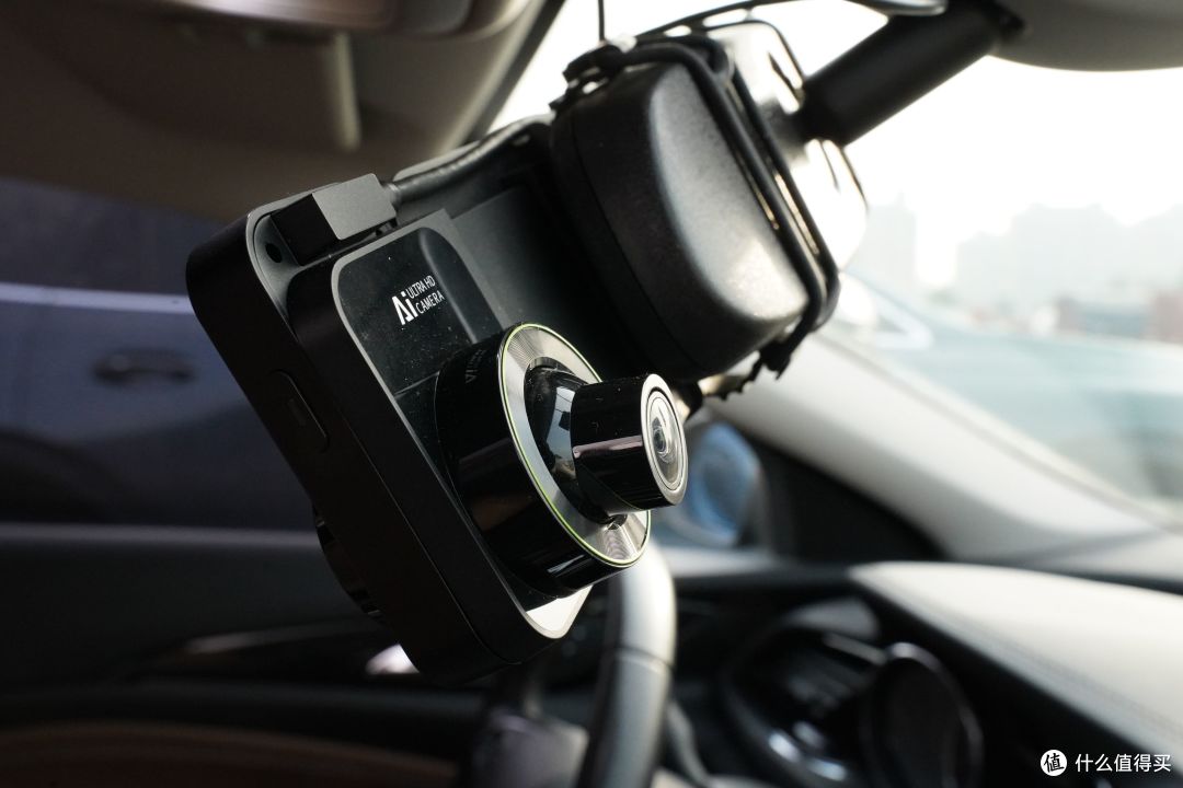 4K超清，智能三摄，10英寸巨屏——360 M600行车记录仪，驾驶必备神器！_行车记录仪_什么值得买