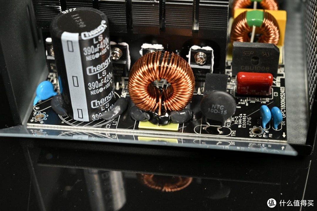 200多的650W电源能用吗？拆解艾湃电竞A650铜牌电源，看看里面有啥猫腻！_电脑电源_什么值得买