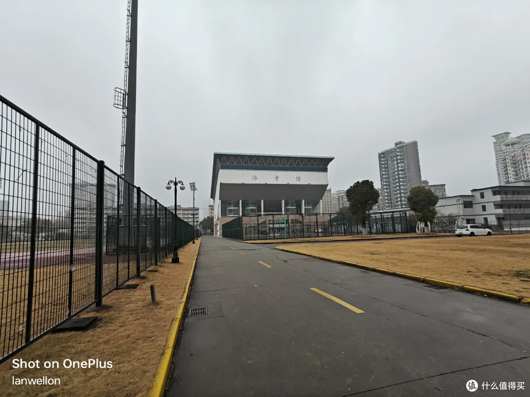 21组样张/3对焦段/6大场景深度对比：告诉你一加Ace3与Redmi K70拍照谁更强_安卓手机_什么值得买