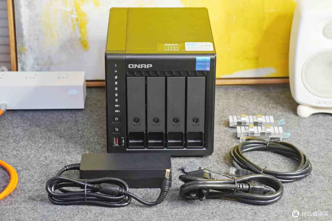 高性能存储解决方案，QNAP TS-466C开箱拆解及系统配置_NAS存储_什么值得买