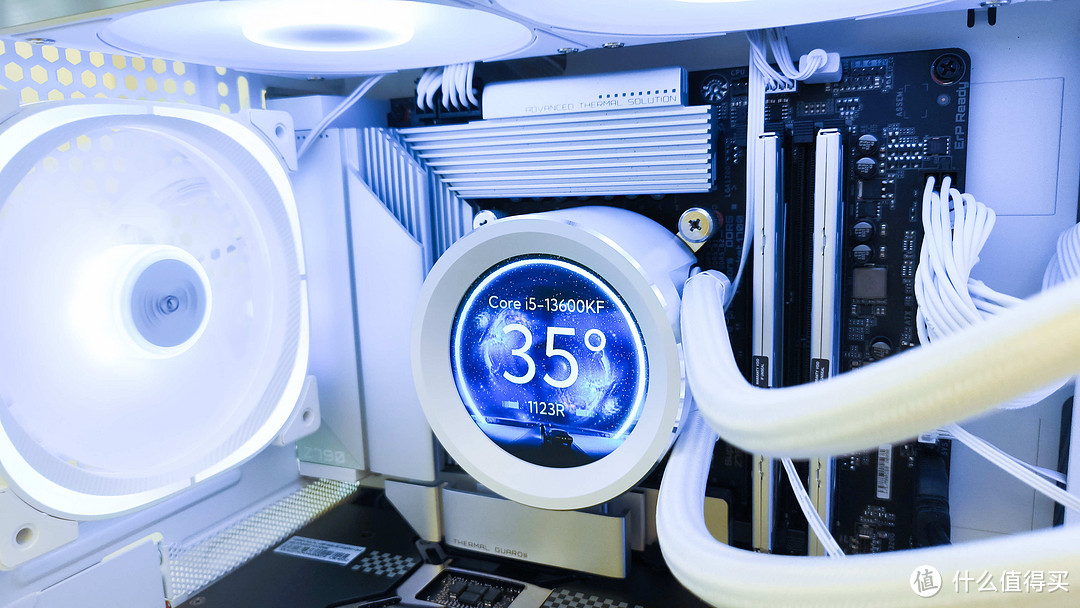 高性价比的平替款大屏LCD水冷：先马XW360-PLUS装机先睹为快！_散热器_什么值得买