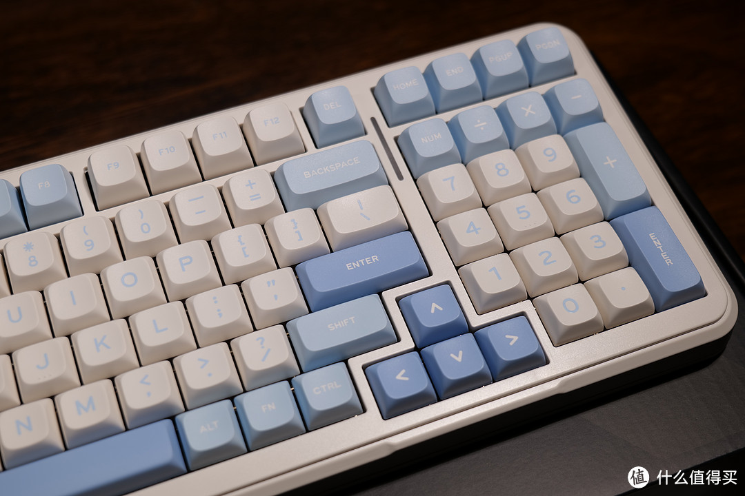 省流：外观很好看，性价比很高！我推荐琉光冰激凌版本 | 迈从K99使用体验_键盘_什么值得买