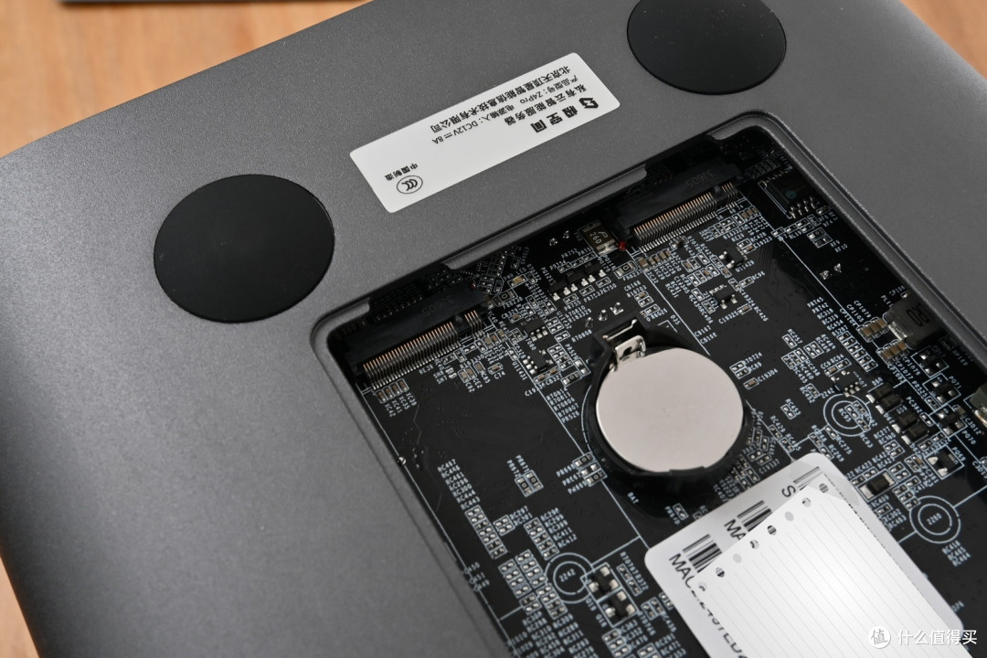 篇一：新年新装备，极空间Z4Pro性能版开箱晒单_NAS存储_什么值得买