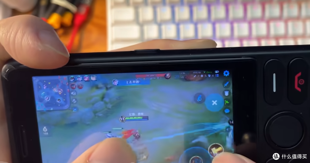 B站火了一款可玩王者荣耀的老人机，T508N_手机_什么值得买