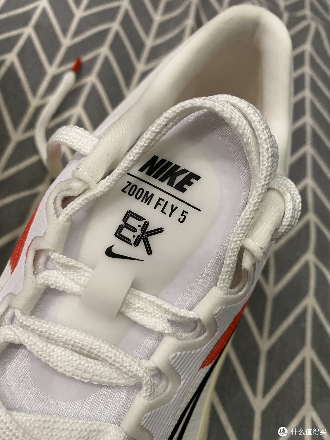 LSD训练碳板怎么选？Nike Zoom Fly 5_跑鞋_什么值得买