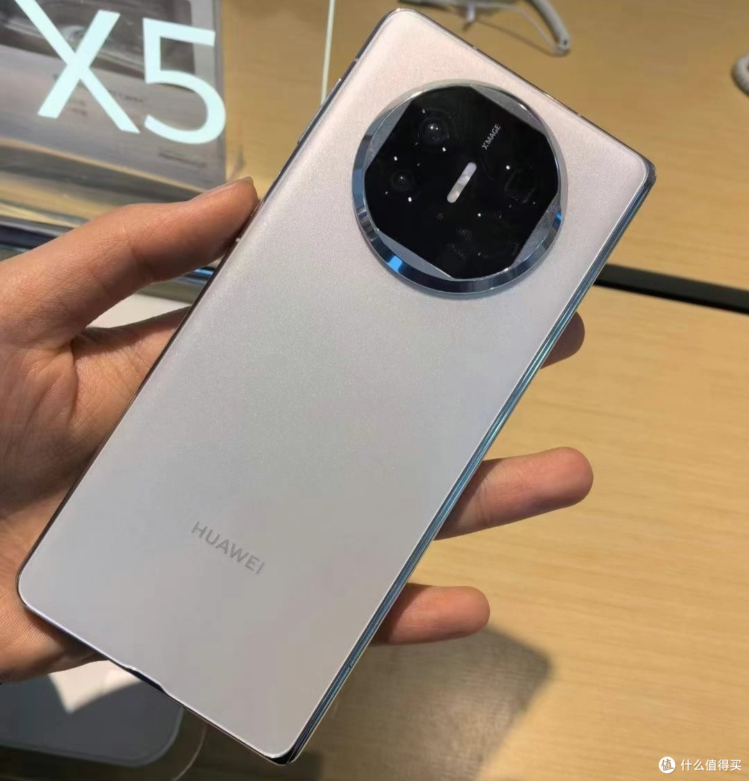 学生党潮酷电子装备华为MateX5折叠屏手机还是性价比荣耀Magic6Pro。_其他智能手机_什么值得买