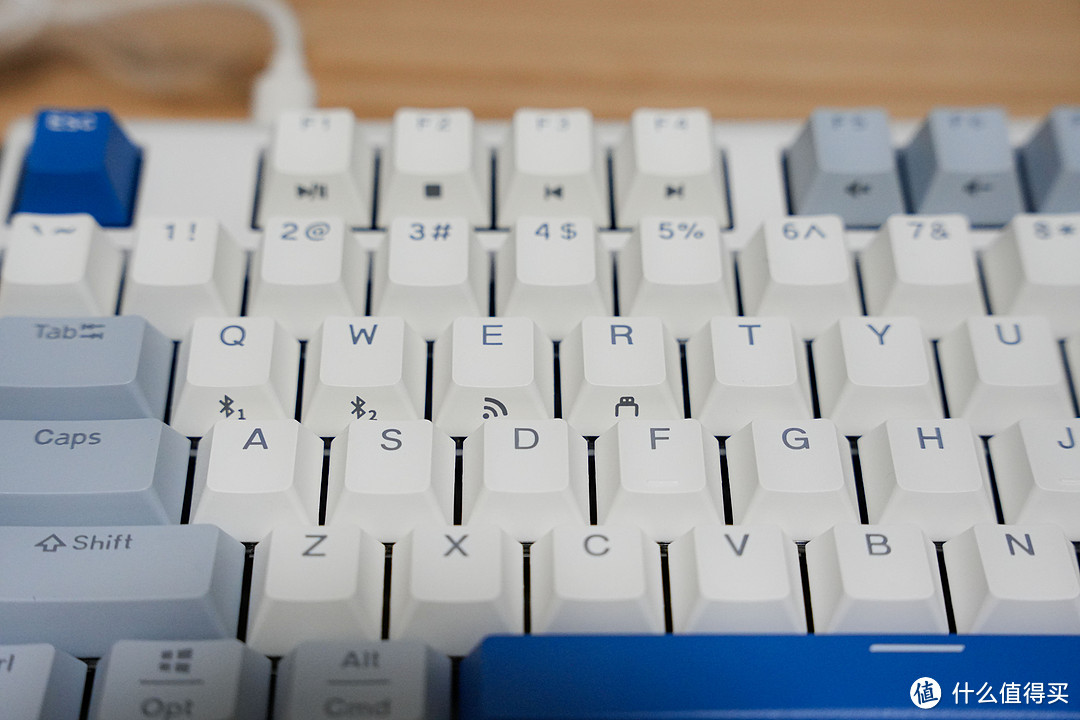 不是每个人都适合87键布局的键盘，三款带数字键盘的键盘推荐_无线键盘_什么值得买