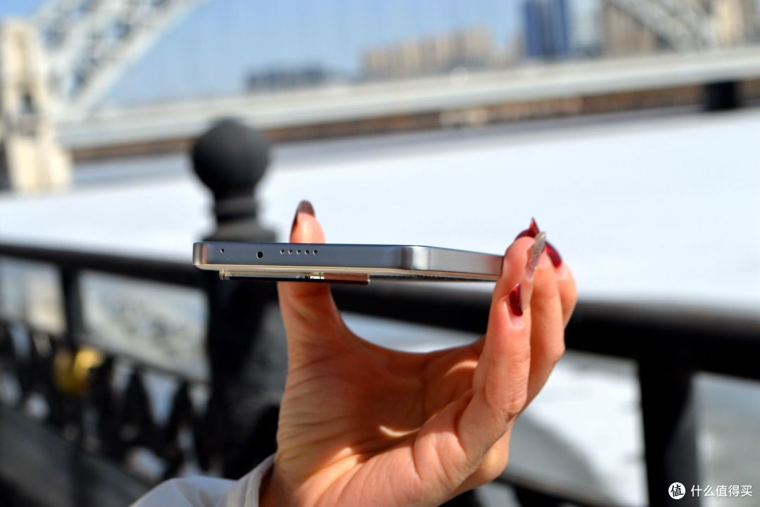 没有短板？荣耀直屏旗舰来了！满血骁龙8G2+独显+自研芯片C1，聊聊用了两个多月的荣耀90GT，24+1T顶配版_安卓手机_什么值得买