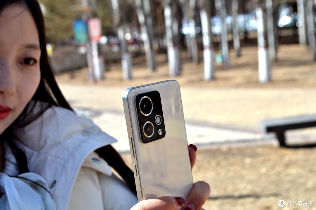 没有短板？荣耀直屏旗舰来了！满血骁龙8G2+独显+自研芯片C1，聊聊用了两个多月的荣耀90GT，24+1T顶配版_安卓手机_什么值得买