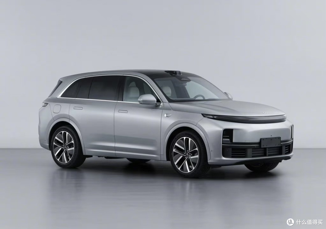 理想L6实车曝光。增程神教的教主将进入30万以内家用SUV市场亮刺刀了_SUV_什么值得买