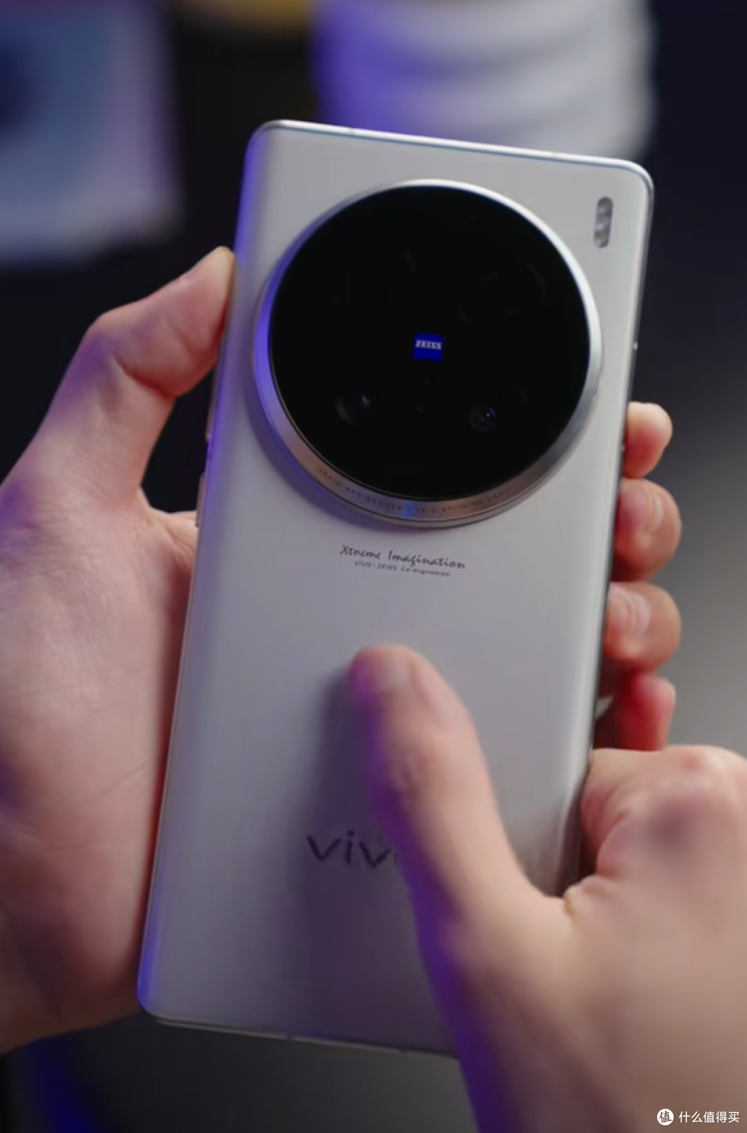 vivo X100 Ultra 上手照曝光啦！白色是不是美到心理去了？_安卓手机_什么值得买