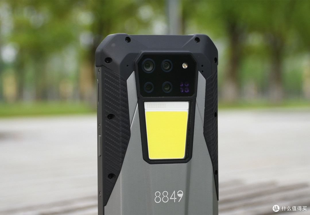 内置23800mAh电池！背面设有4个灯的三防手机：8849 Tank 3简评_手机_什么值得买