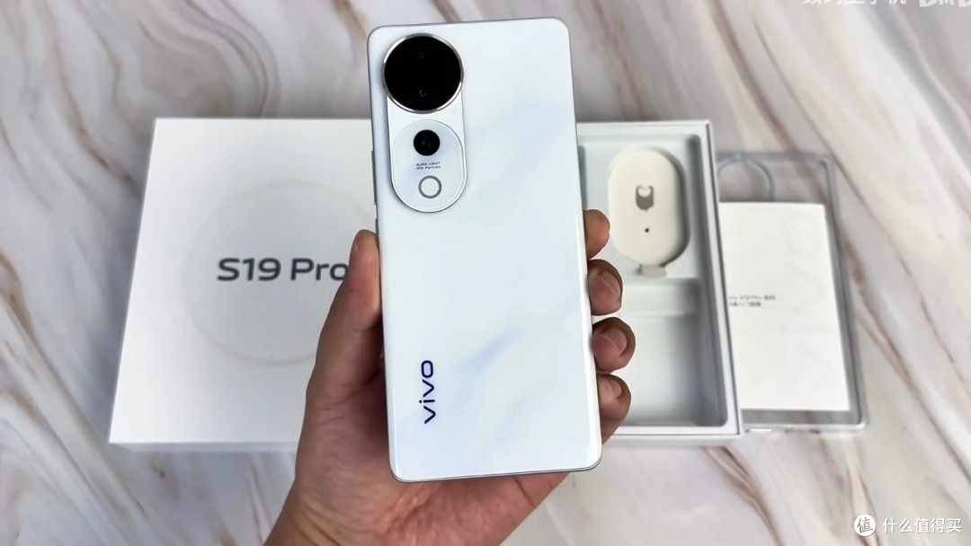 拍照强！Vivo S19系列：标准版和Pro版，哪款才是你的菜？_安卓手机_什么值得买