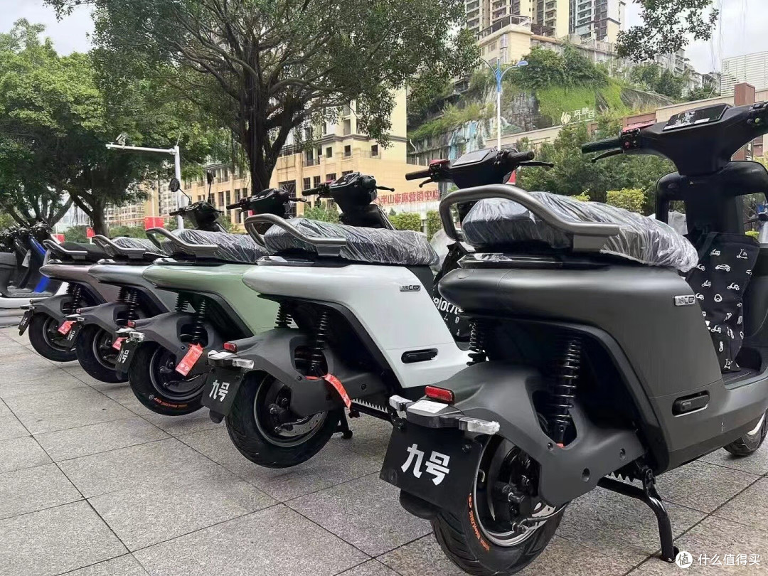 骑行也能这么潮？九号C85c/C80c智能电摩：外形酷炫_电动车装备_什么值得买