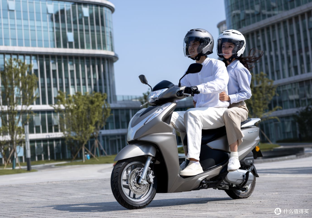 “万元踏板王者”五羊本田 LD125 LINK，CBS和ABS版同时上线_摩托车整车_什么值得买