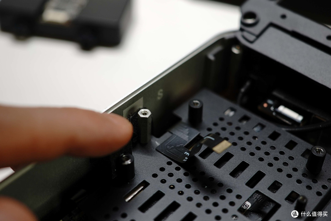 支持独显+软硬件AI加持丨零刻GTI Ultra首发拆解评测+内存超频作业_商用电脑_什么值得买