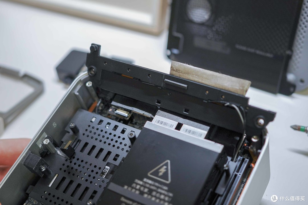 支持独显+软硬件AI加持丨零刻GTI Ultra首发拆解评测+内存超频作业_商用电脑_什么值得买