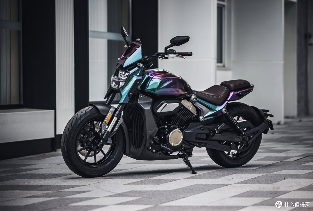 26777元700排量，能巡航国境，VICTORIA Simplee V70玩的花_摩托车整车_什么值得买