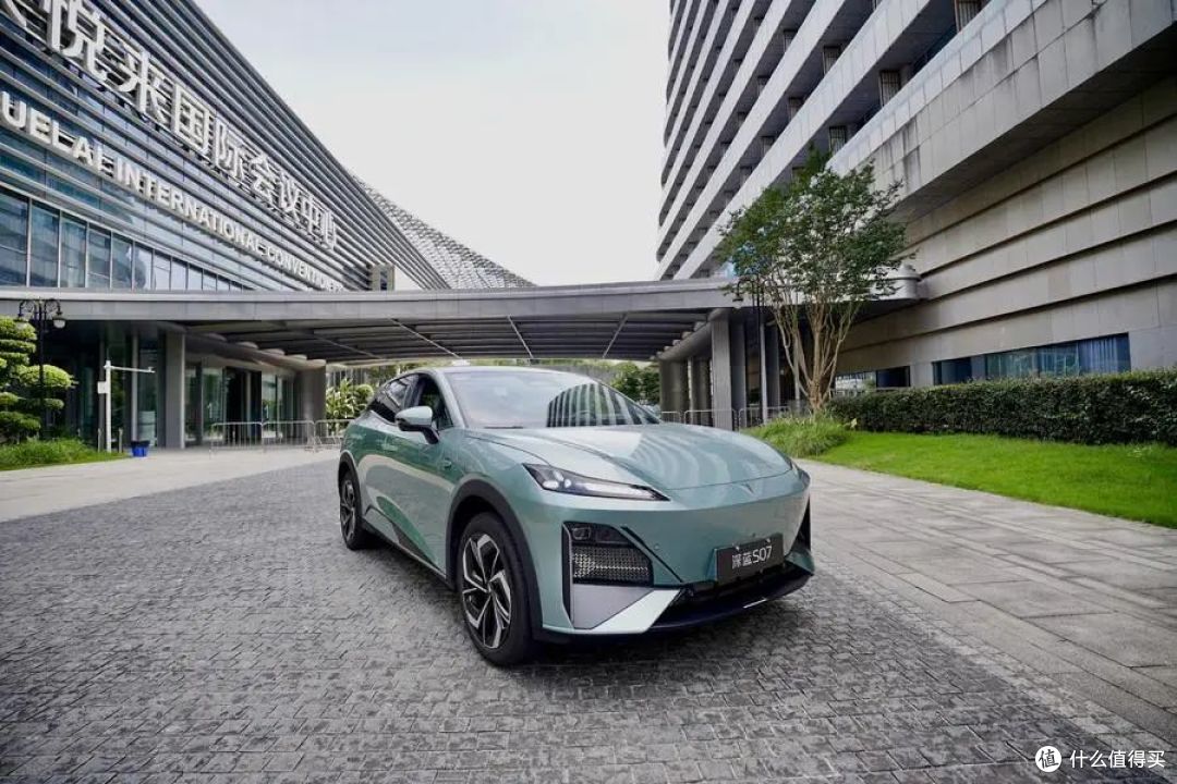 华为乾崑智驾加持！深蓝S07仅14.99万起，增程也能纯电体验？_新能源车_什么值得买