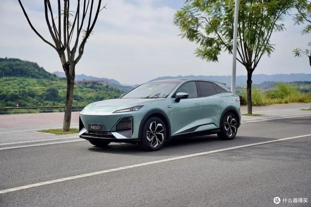 华为乾崑智驾加持！深蓝S07仅14.99万起，增程也能纯电体验？_新能源车_什么值得买