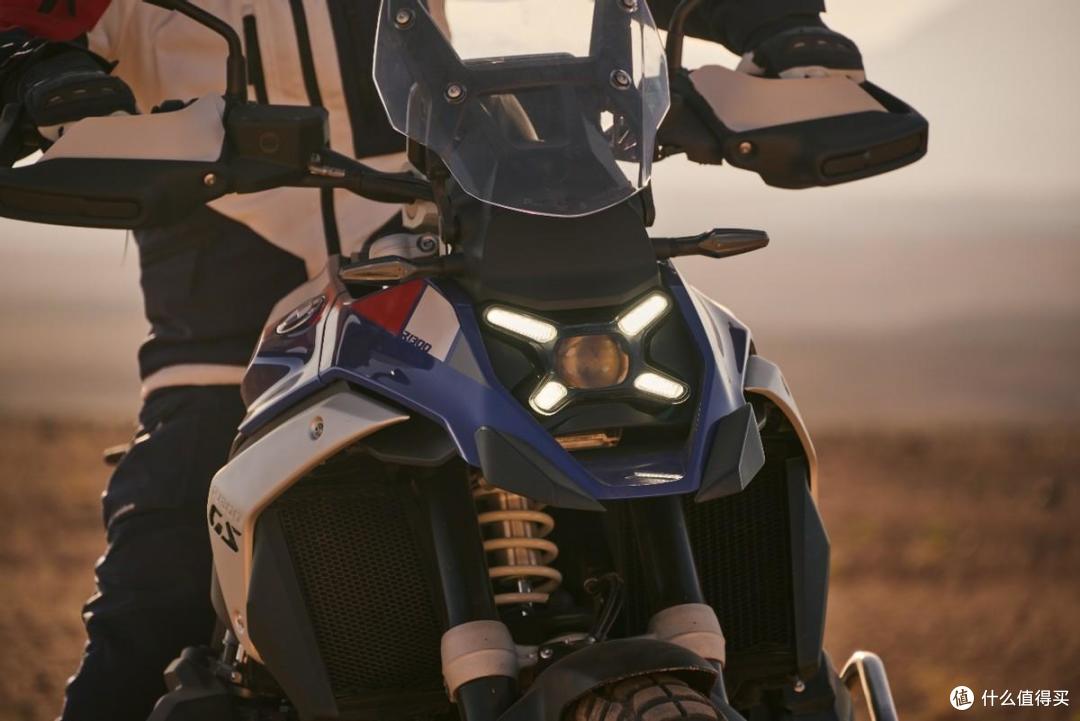新款BMW R 1300 GS：新款水平对置发动机和悬架，重量更轻，性能提升_摩托车整车_什么值得买