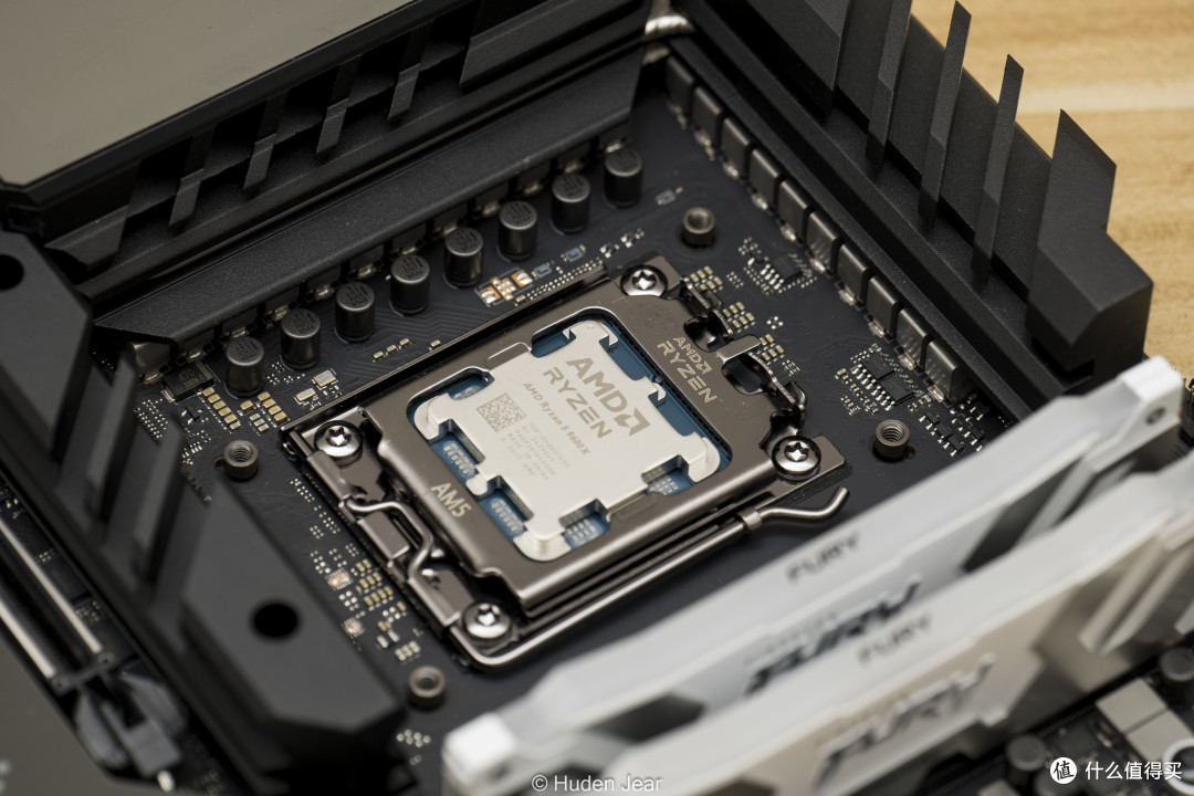 AMD R5 9600X 首发测评：AM5第二代的性能飞升！_CPU_什么值得买