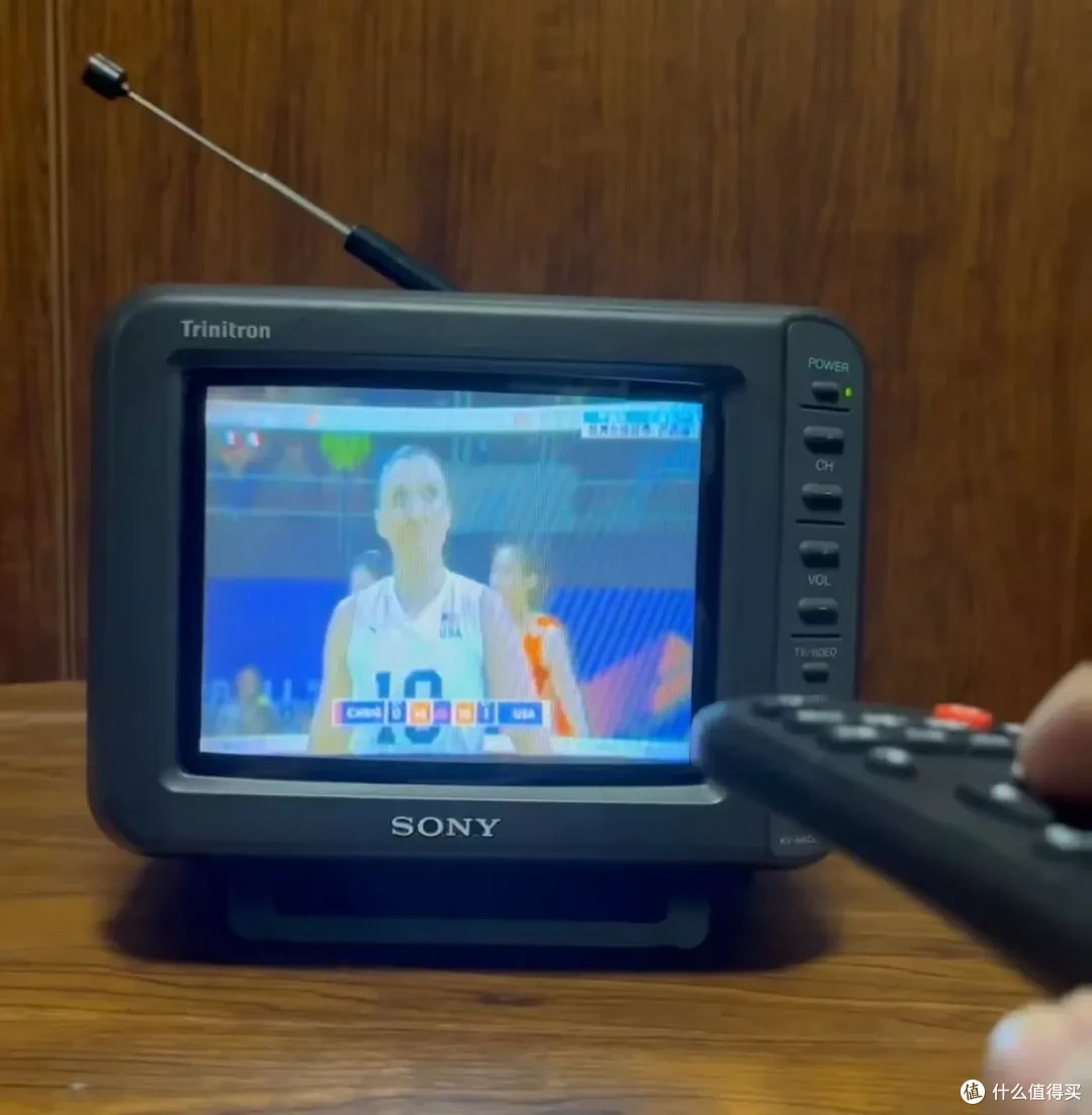 三十年前的索尼CRT电视机，超小6寸屏，你见过吗？_电视_什么值得买