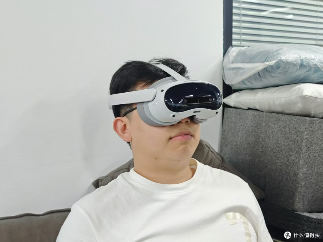 4299元！PICO 4 Ultra体验：最亲民的MR一体机？_VR设备_什么值得买