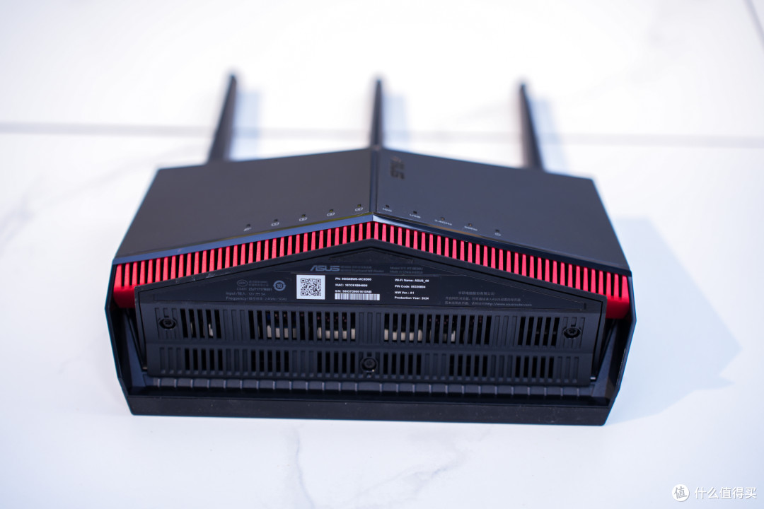 华硕BE86U路由器评测：性能与性价比兼备的中高端选择_路由器_什么值得买
