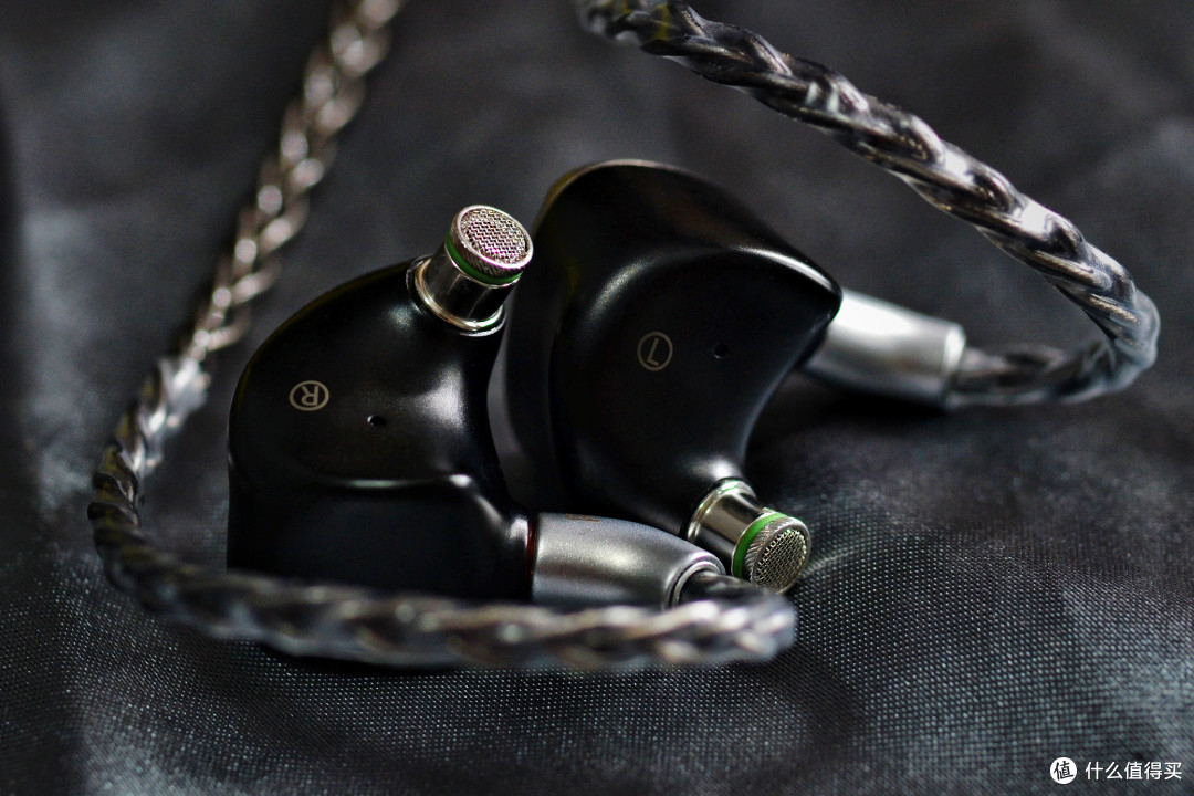 耳边评测 | 卷王FH9的再次颠覆，3999的飞傲FH19来了_耳机_什么值得买