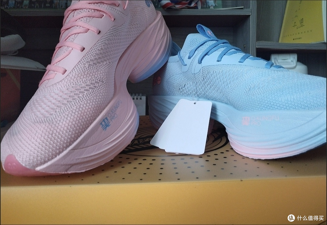 比赛季要来了，飞影PB4与飞影Plaid，选贵的还是选对的？_跑鞋_什么值得买