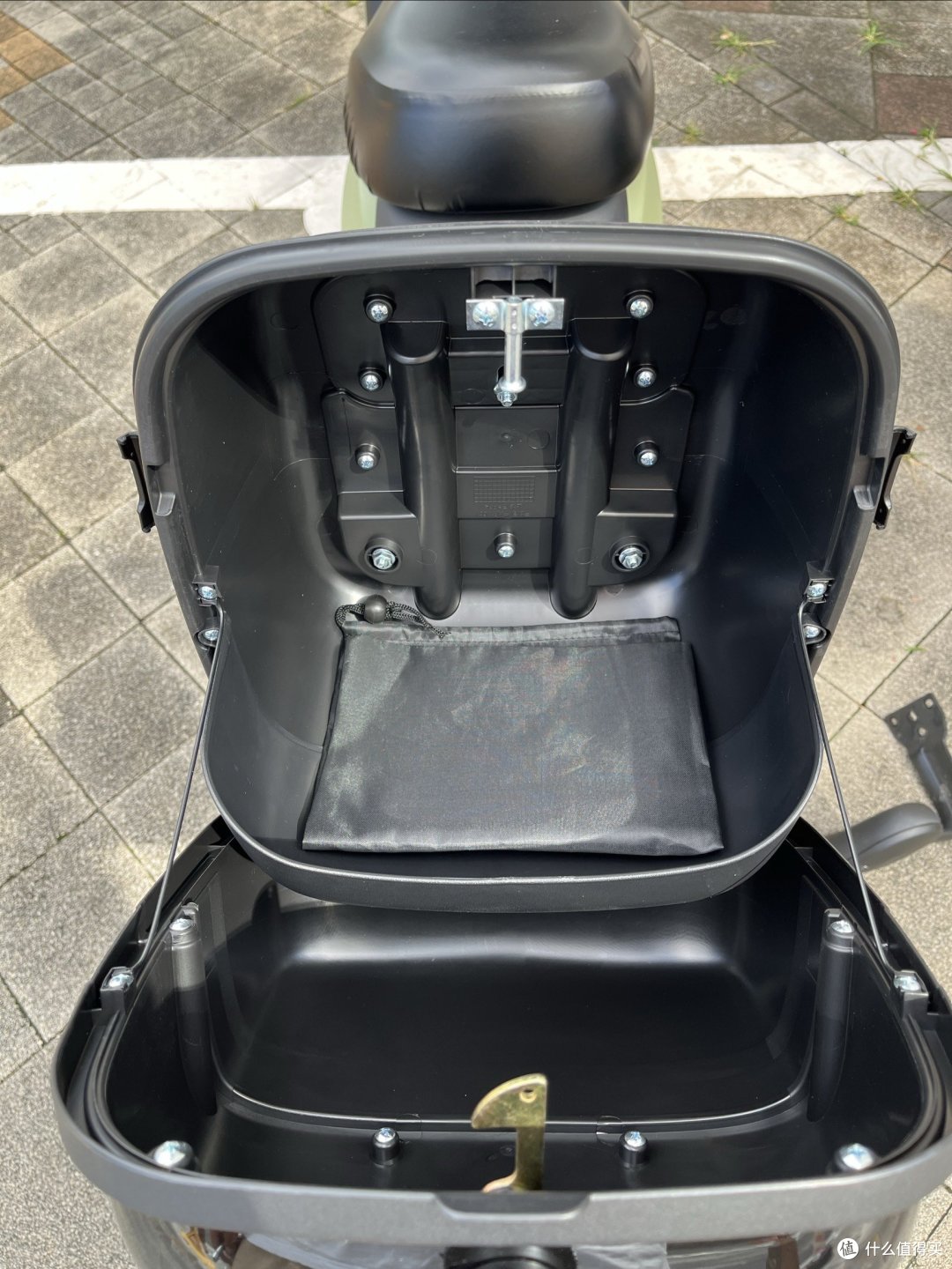 简单记录九号a2z90安装一体式尾箱_汽车消费_什么值得买