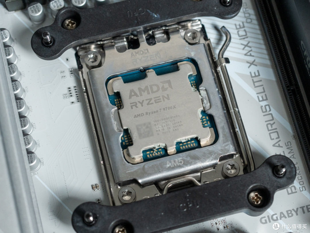 游戏表现谁更强？锐龙7 9700X对比i7-14700K实测_CPU_什么值得买