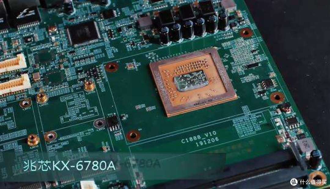 国产16nm兆芯X86处理器测试：与顶级CPU仍有10倍差距（附评论与原文解析）_CPU_什么值得买