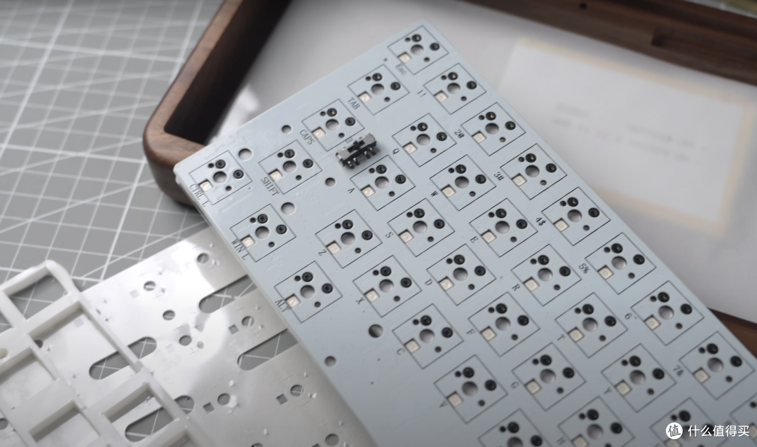 键盘也能用来盘？Akko MU01键盘测评：科技产品与自然之美的结合_键盘_什么值得买