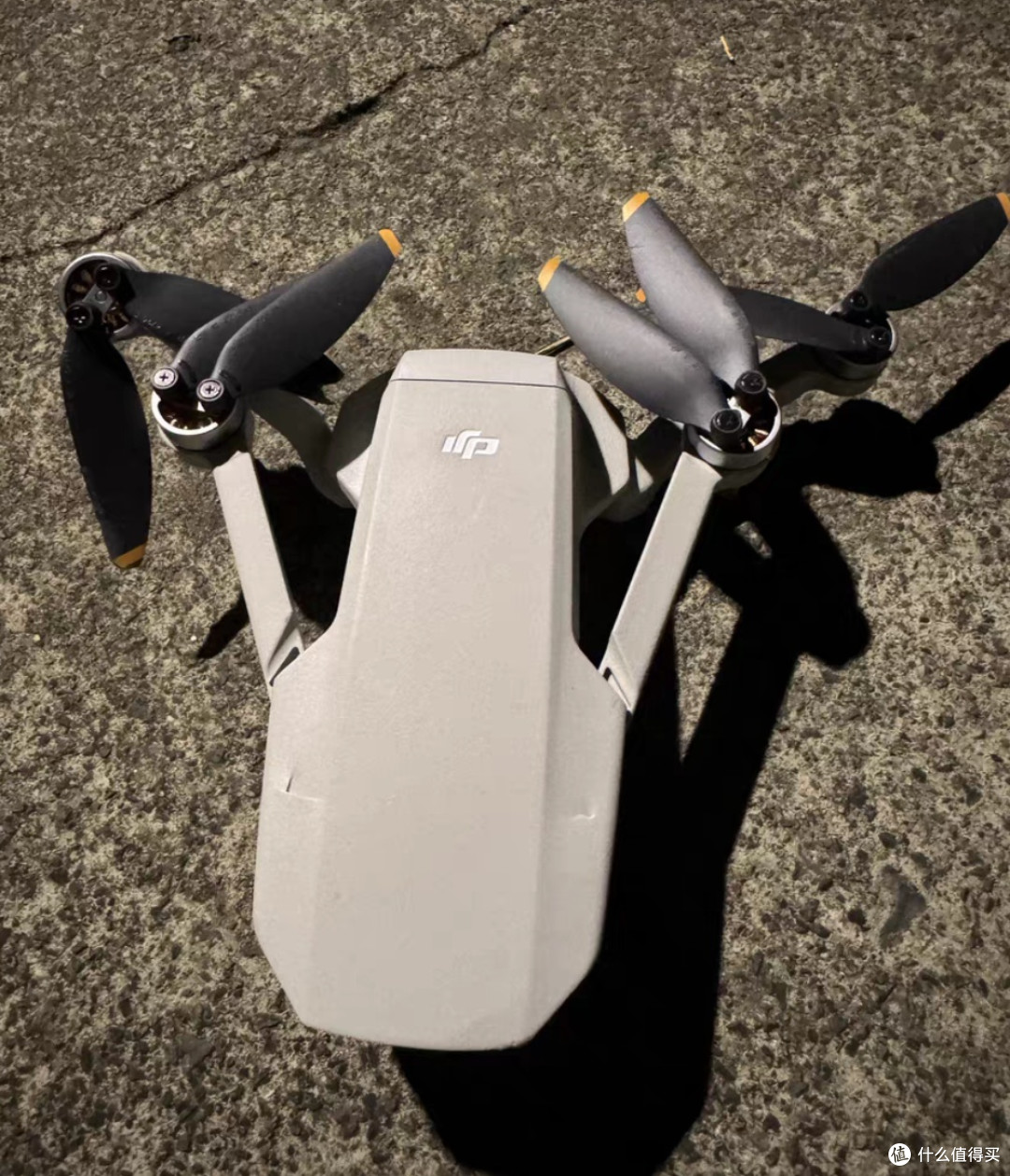 大疆 DJI Mini 4K：小巧便携的航拍神器还是性能有限的入门之选？_无人机_什么值得买