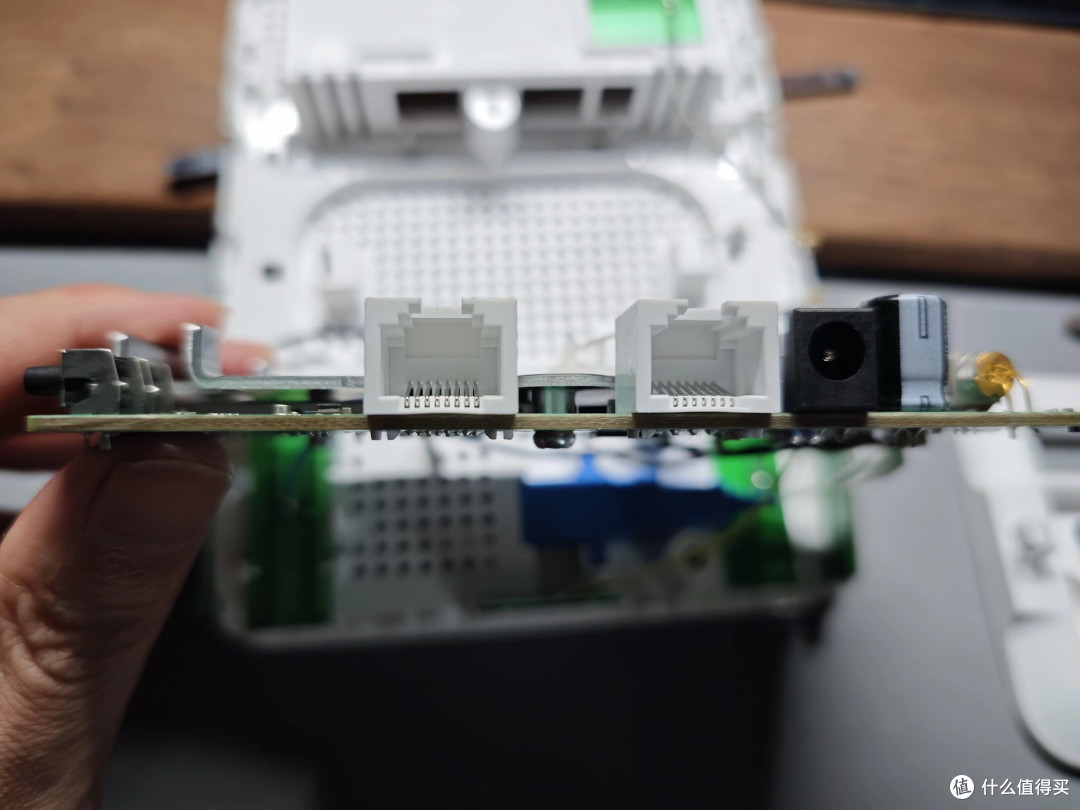 FTTR你用上了么？中兴光猫 G1612 的简单拆解_线缆_什么值得买