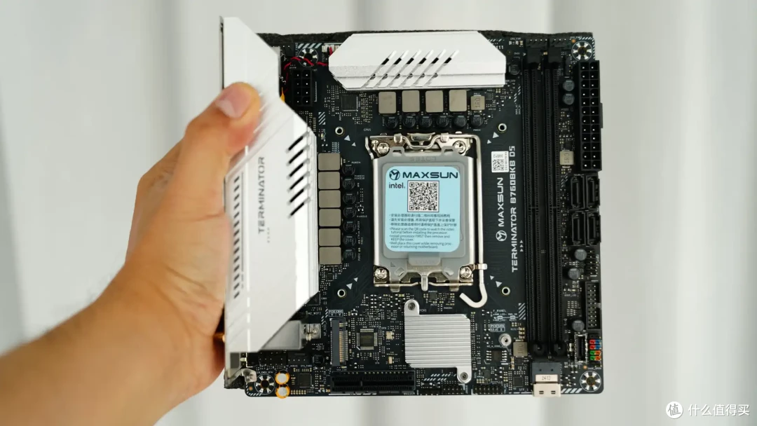 小巧，性能，我全都要—看我如何玩转铭瑄终结者B760BKB D5 WIFI_主板_什么值得买
