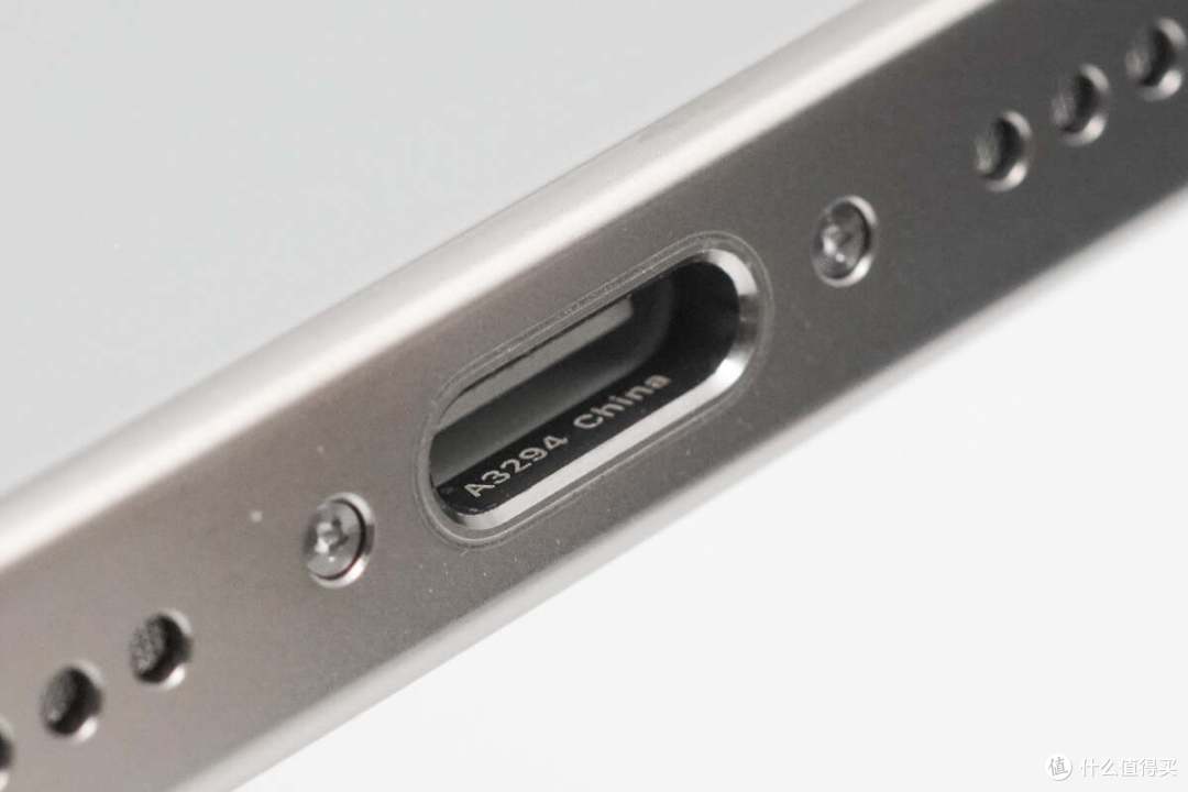 iPhone16 Pro在各原厂功率充电器下的充电时长如何？一文带你看全_充电器_什么值得买