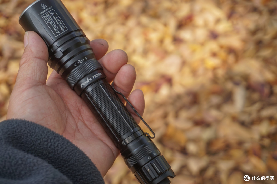 户外探险必备！Fenix TK30R超远射白激光战术手电，照亮你的冒险之路_户外照明_什么值得买