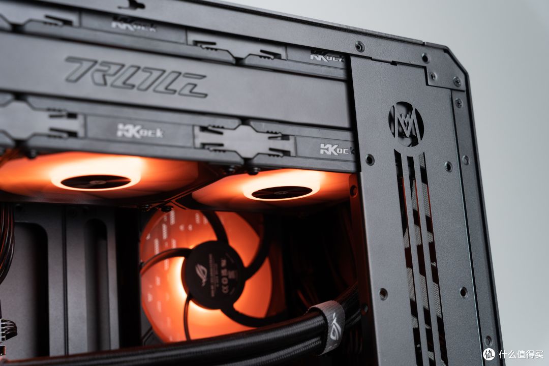98X3D:没想到4090也有给我擦脚的一天_机箱_什么值得买