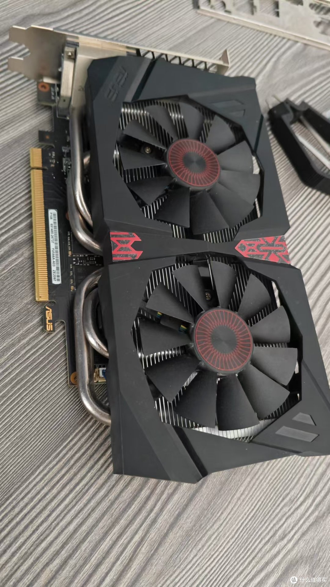 128M4级缓存游戏加成130元E3-1285V4处理器免费最强核心显卡P6300_显卡_什么值得买