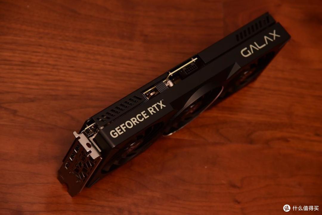 又轻又薄，游戏利器！影驰RTX 4070S金属大师黑武士体验记！_显卡_什么值得买