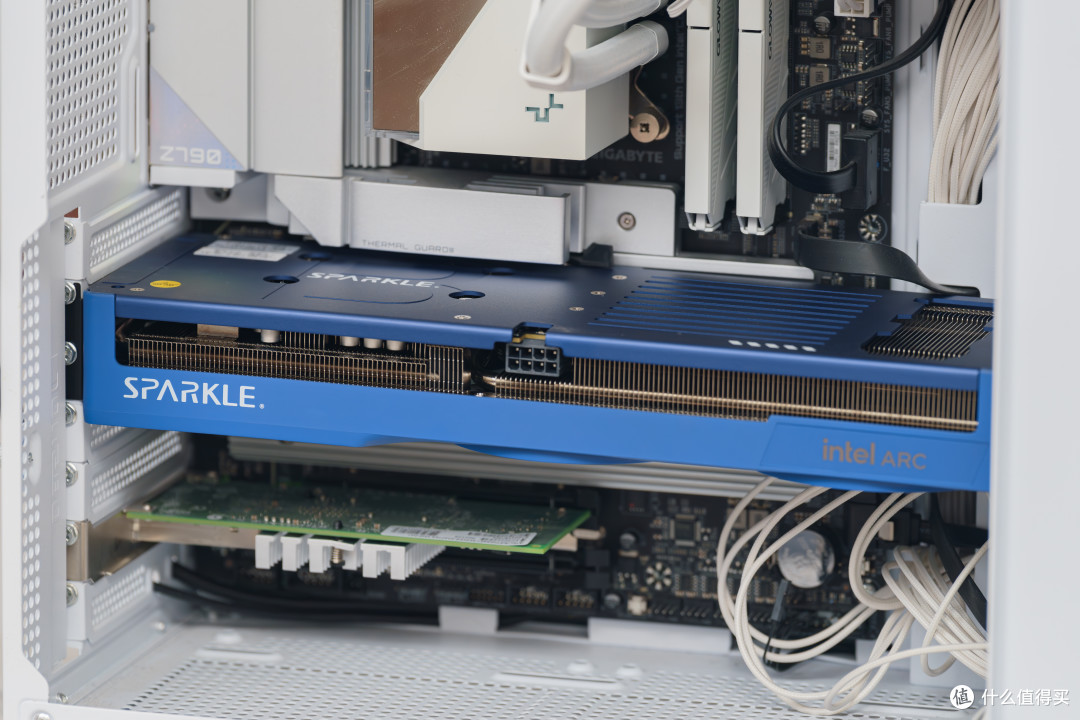 英特尔 Arc B580 实测：Xe2 架构 + XeSS 2，性能与画质的双重奏_显卡_什么值得买