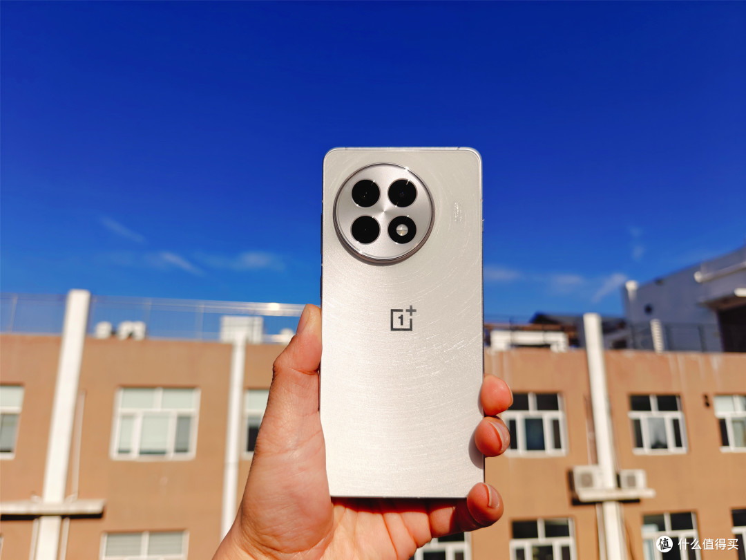 极致的优雅却可以释放如此凶猛的性能——一加Ace5全方位体验_安卓手机_什么值得买