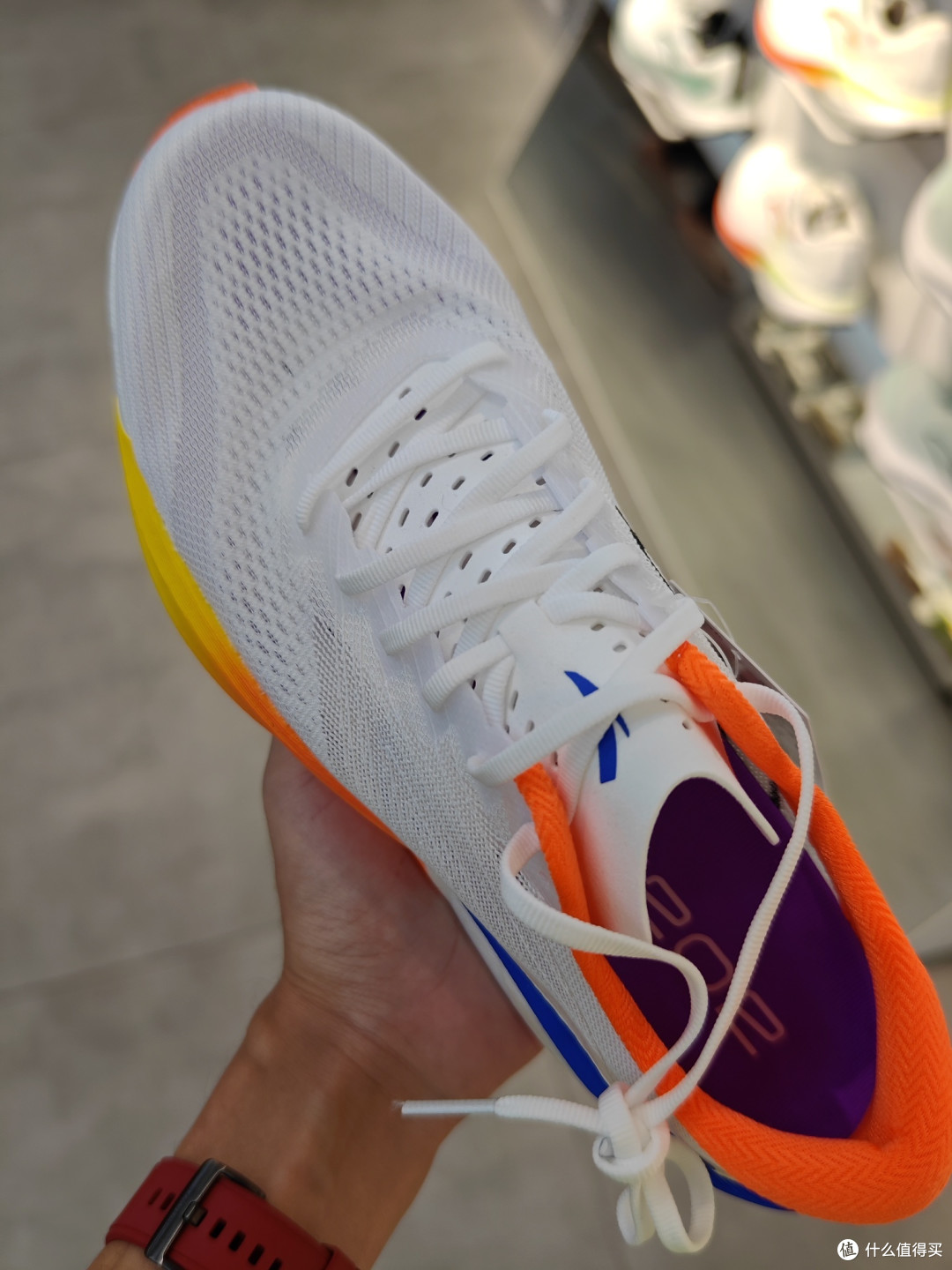 爆款佳作，眼前一亮，安踏C202 6代新配色，高级感满满_跑鞋_什么值得买
