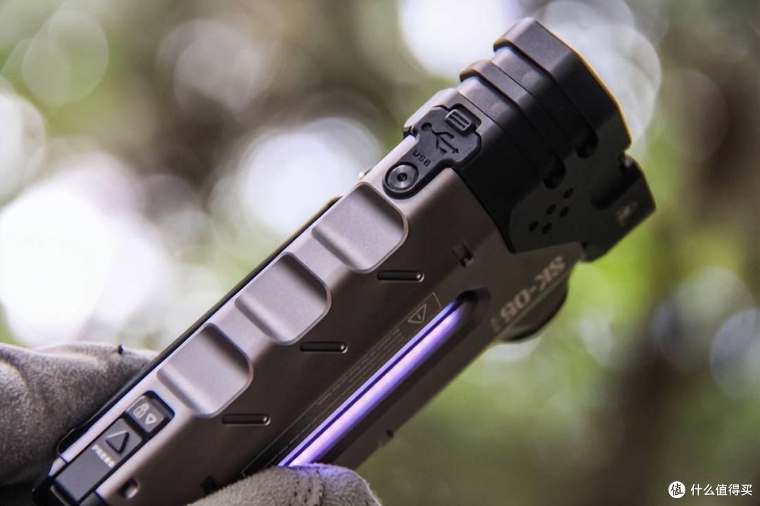 一支手电将光、电、磁、色全玩明白：LOOP SK05_户外照明_什么值得买