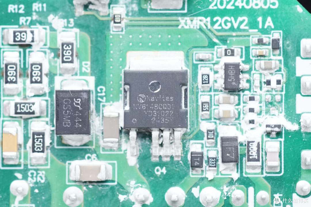 拆解报告：MI小米120W 3C1A四口氮化镓充电器MDY-18-ED_充电器_什么值得买