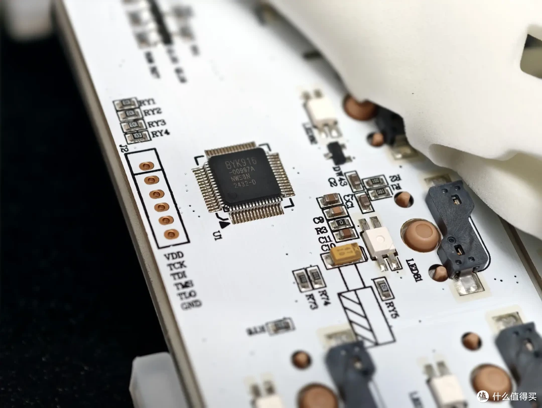 两百块的满配列全尺寸！游戏办公兼顾，狼蛛F108焦糖拿铁评测_无线键盘_什么值得买