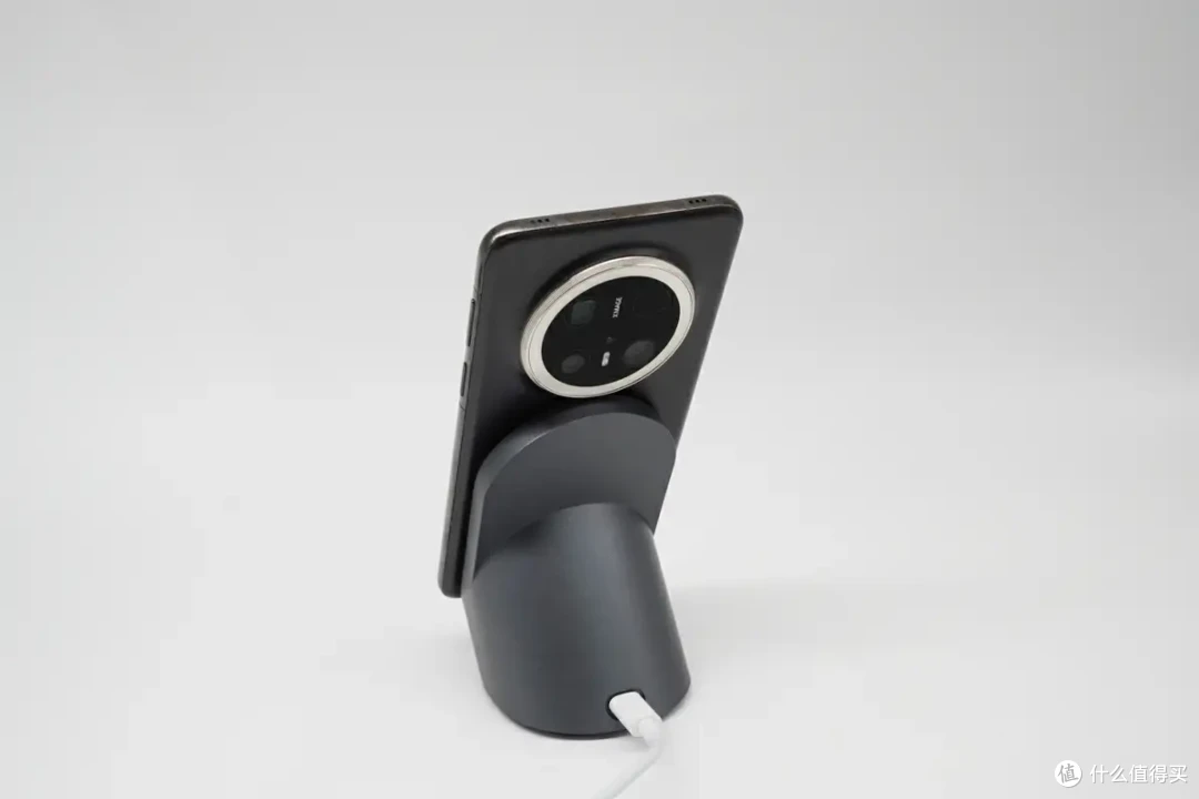 华为Mate 70 Pro+ 80W无线充电实测：耗时约47分钟_充电器_什么值得买